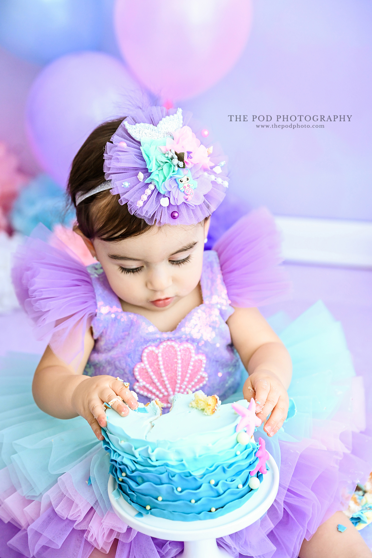 Mermaid First Birthday Cake Smash and Splash Portrait Session - Los ...